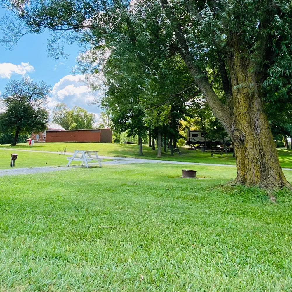 Ways to Stay - Happy Acres Campground